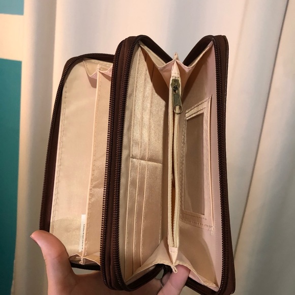 UNIONBAY | Accessories | Union Bay Elephant Wallet | Poshmark